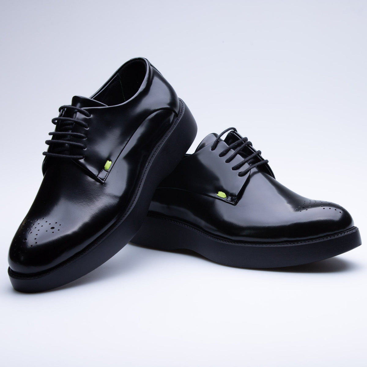 Black Romeo Classic Shoes – OUTFITLIFT